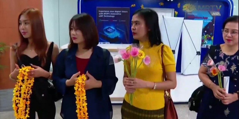 Cultural Exchange: Second batch of K-pop artists arrive Myanmar | Myanmar International TV